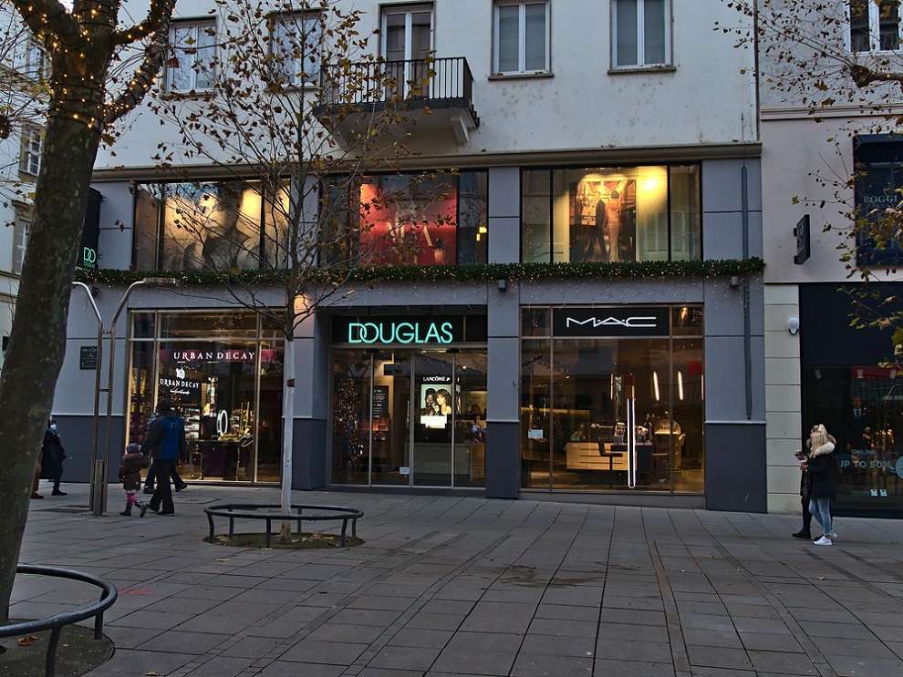 "Douglas wants to close 500 stores" - RetailDetail EU