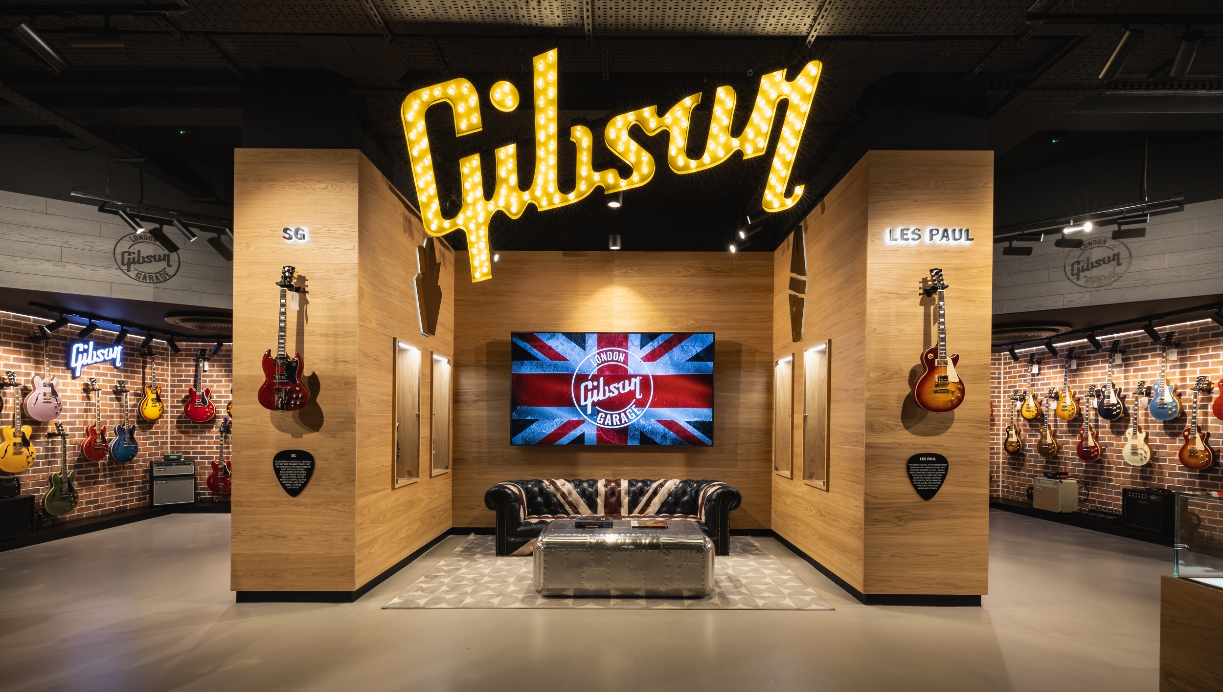 [In the picture] Gibson opens remarkable Guitar Garage in London ...