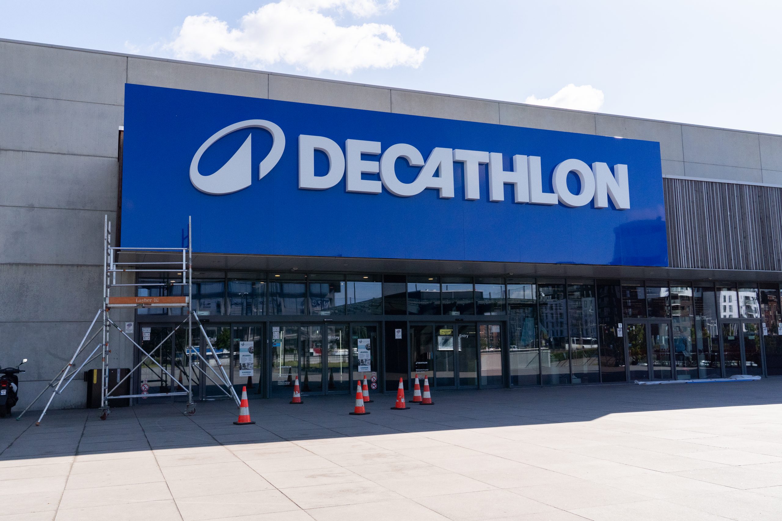 [In the picture] Decathlon reopens first Belgian store “Ikea style ...