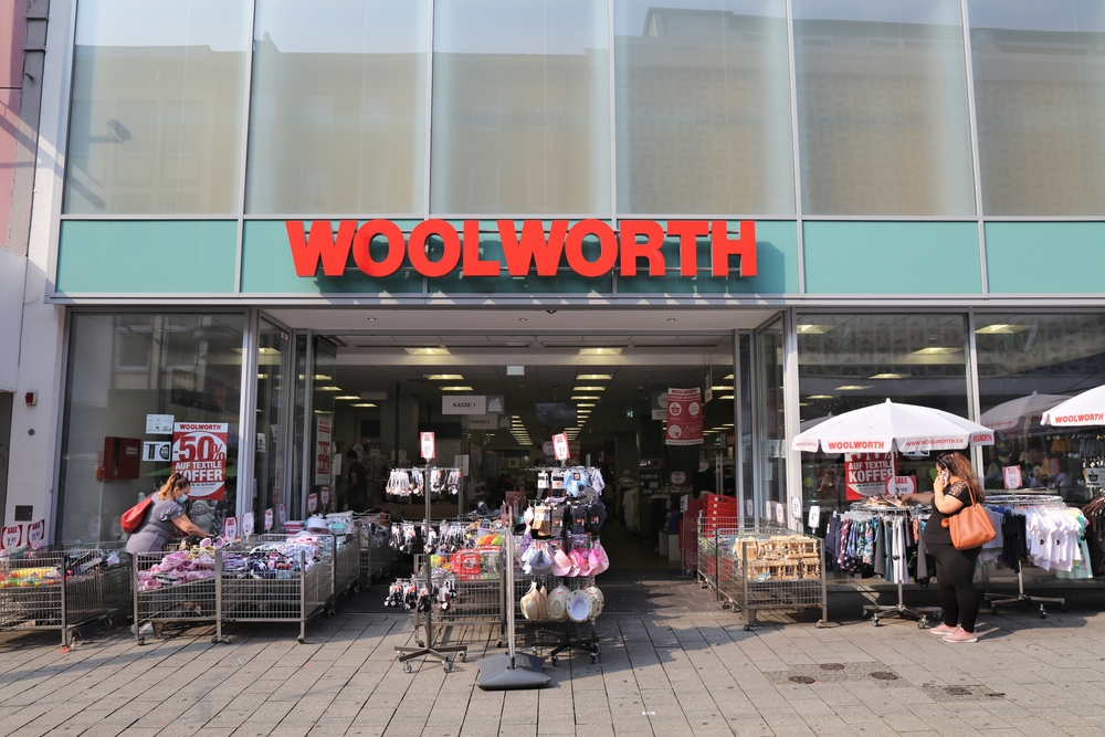 Non-food discounter Woolworth reaches milestone of 1,000 stores in ...